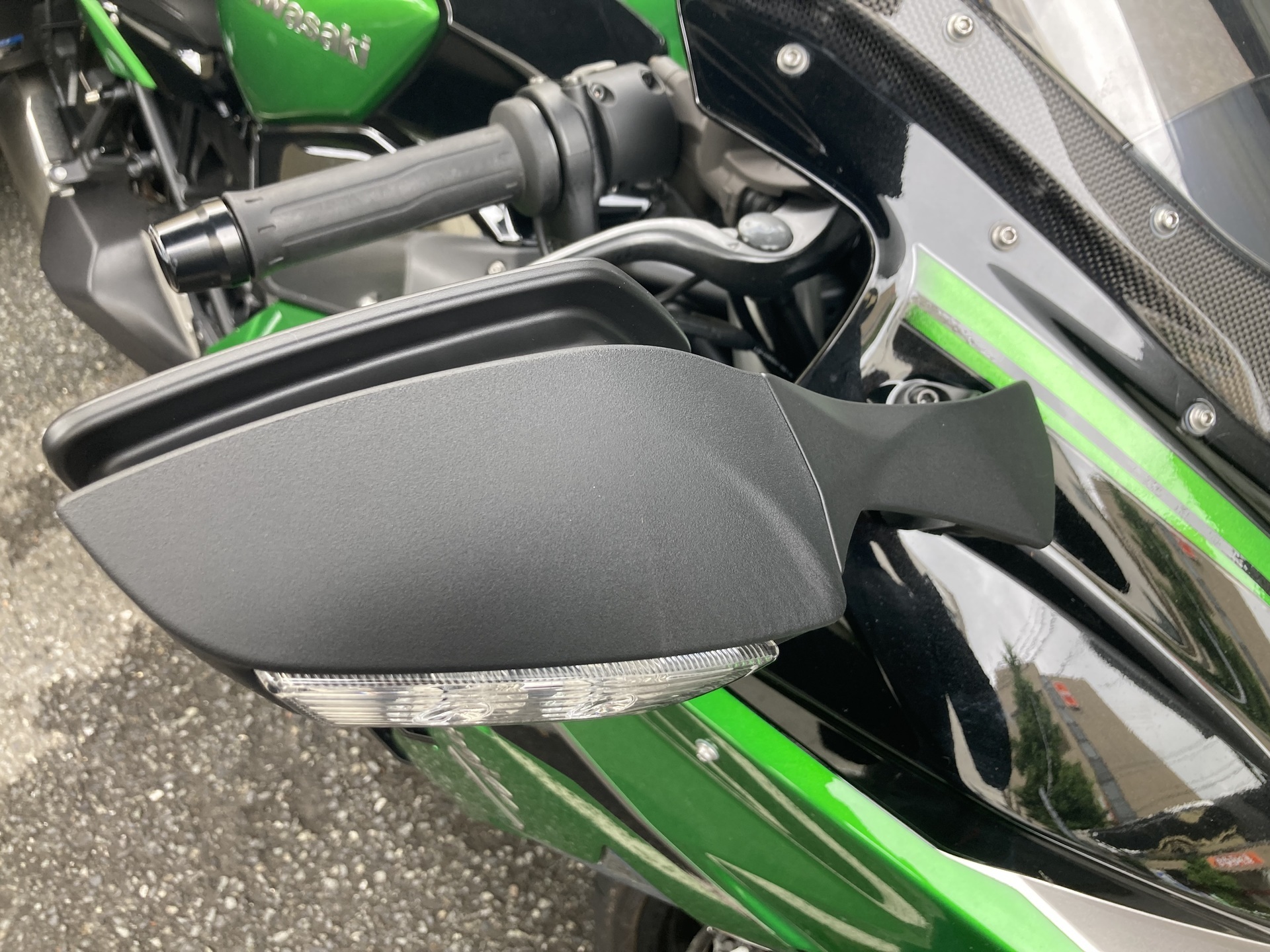 ミラー修理とオイル交換: このエラーをバグとして登録してください