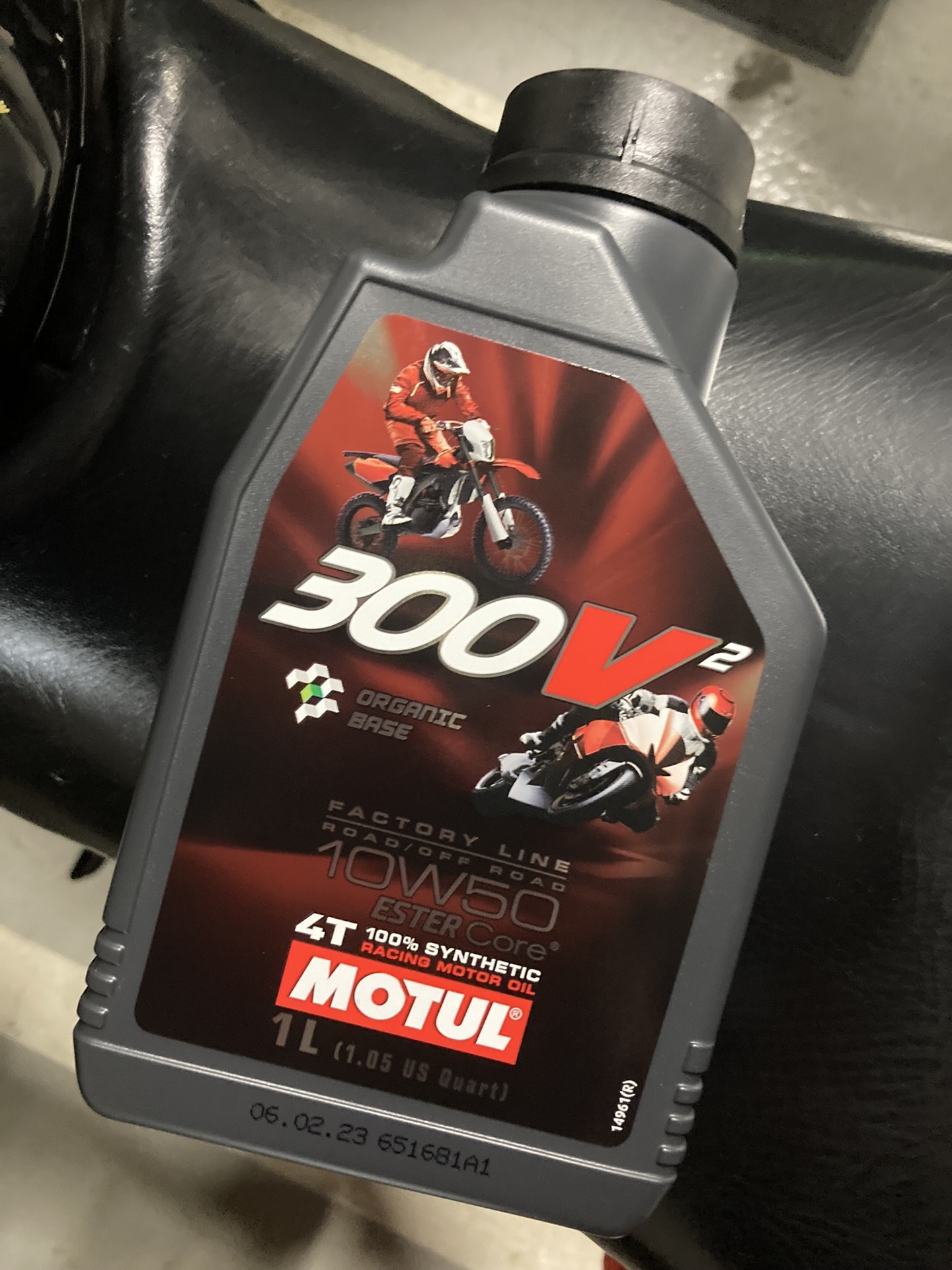 MOTUL 300V2、1Lボトルを購入: このエラーをバグとして登録してください